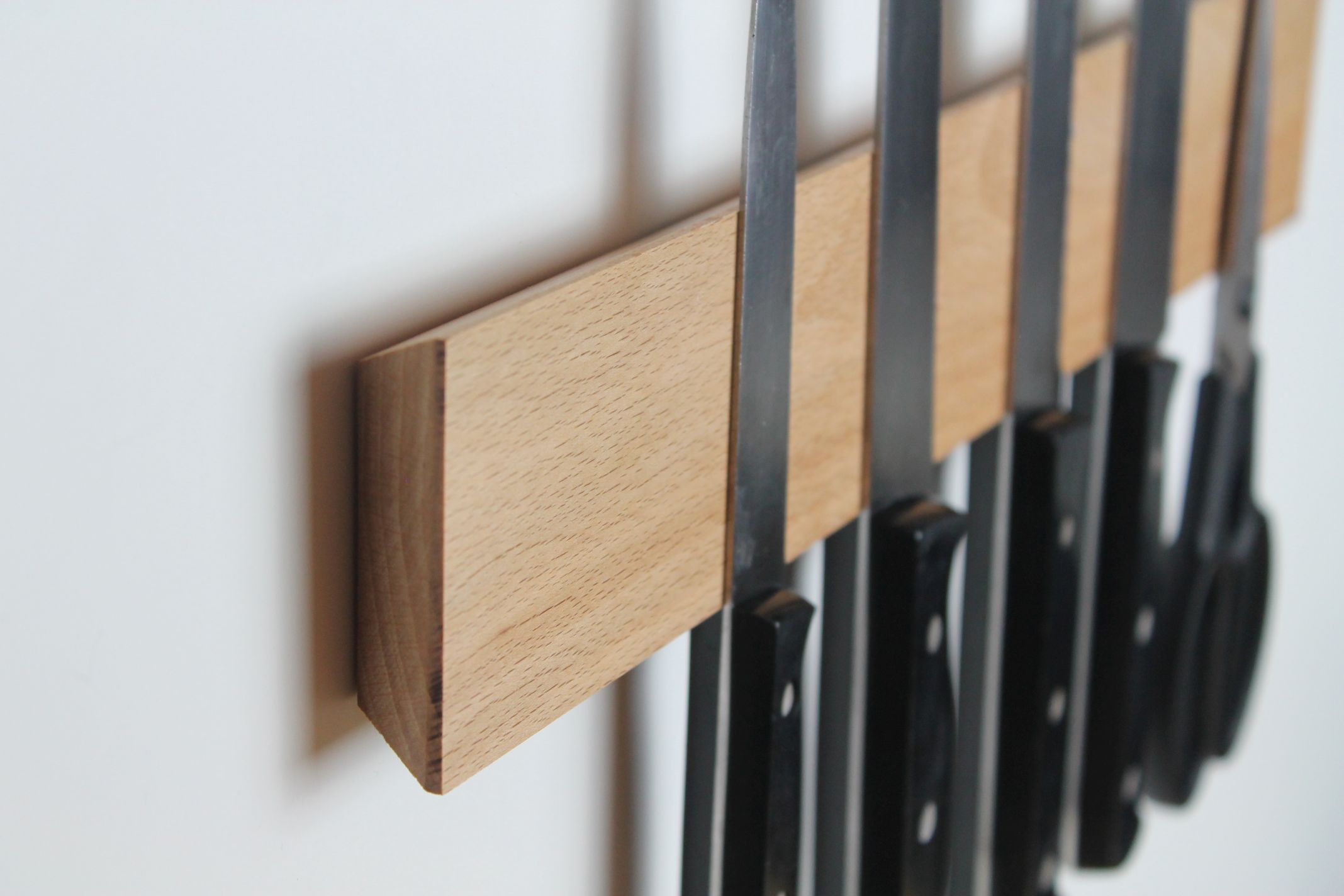 HolzKaspero Magnetische Messerleiste / Magnetleiste aus Holz - Holzkaspero