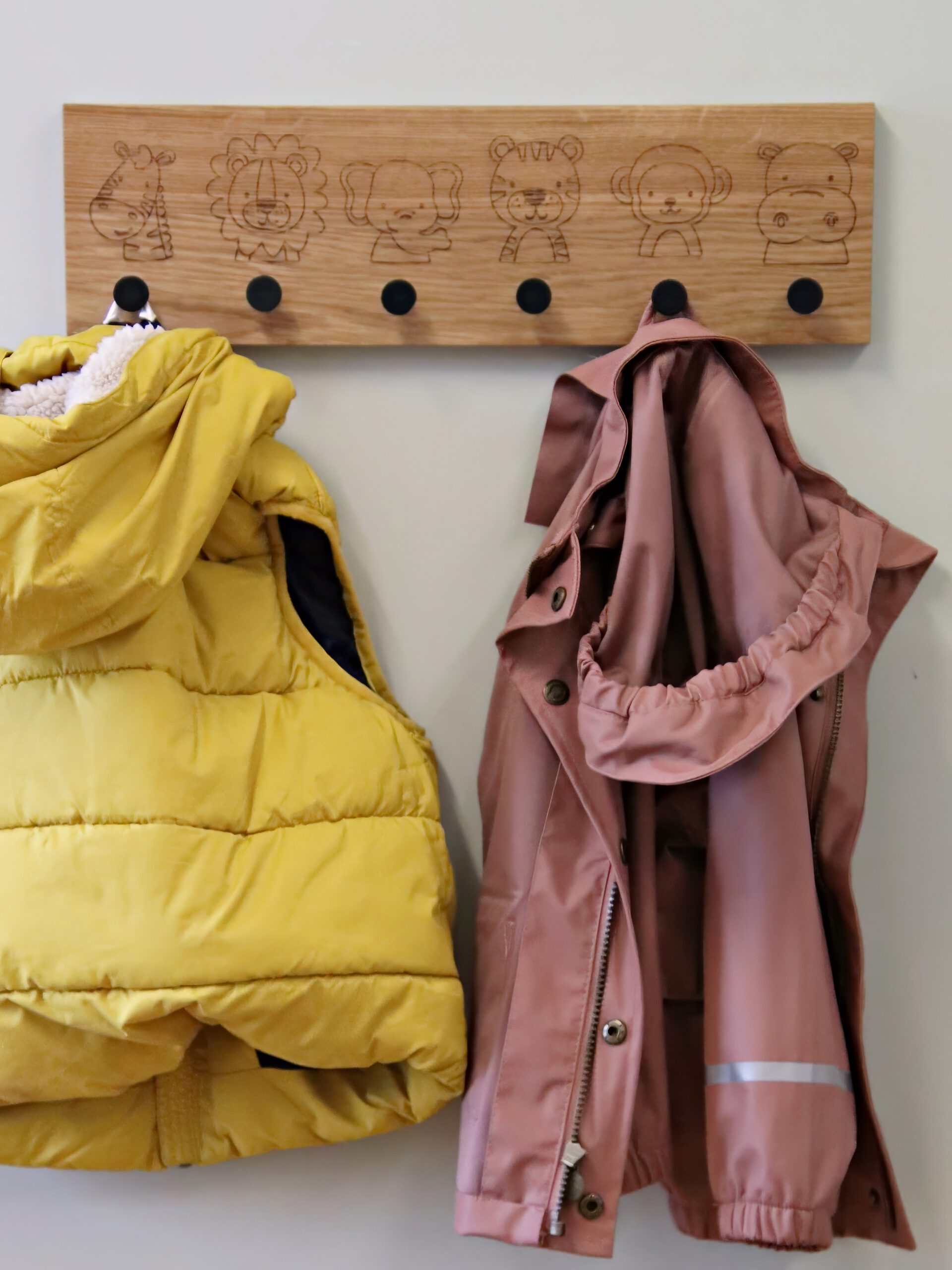 Kindergarderobe KasperoKids Tiere der Wildnis L | Holzkaspero